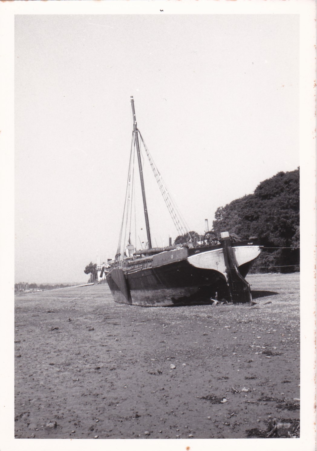Pictures of the barge Scone | The spritsail barge "Scone" | Benfleet ...